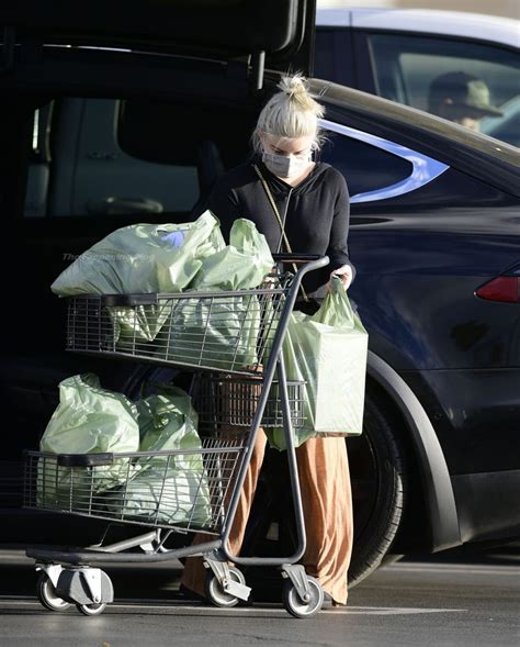 🔴 Ariel Winter Braless Fappeninghd