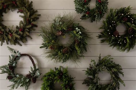How To Store Multiple Wreaths Storables