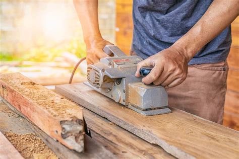 6 Tips To Use A Wood Planer Like Guru