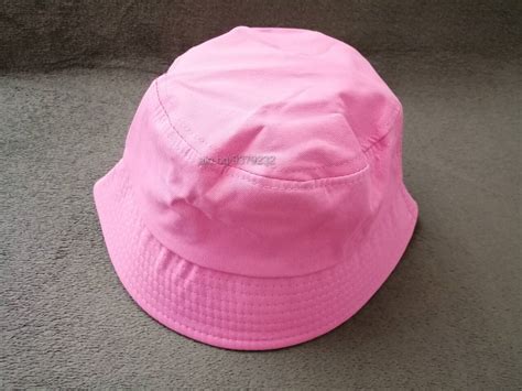 Изчистена дамска шапка тип идиотка в розов цвят Аксесоари Монтана Шапка тип ”идиотка”