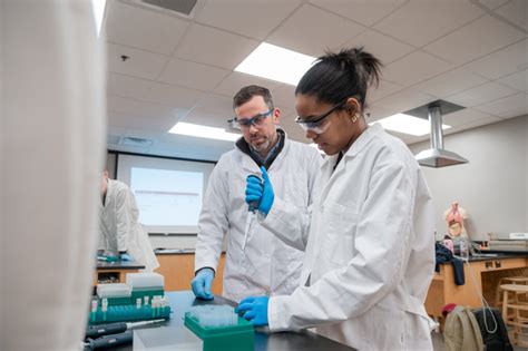 Pre Med Biology BS Cairn University