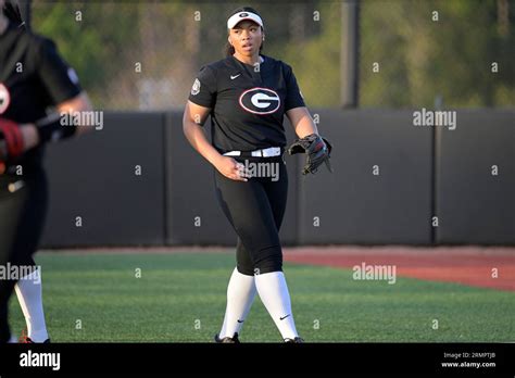 Georgias Jaiden Fields 3 Warms Up Before An Ncaa College Softball Game Against Central