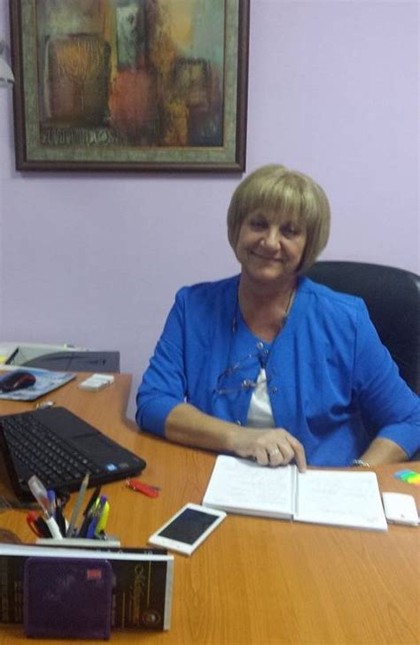 Д р Емилия Апостолова Ендокринолог Вътрешни болести Смолян Супердок