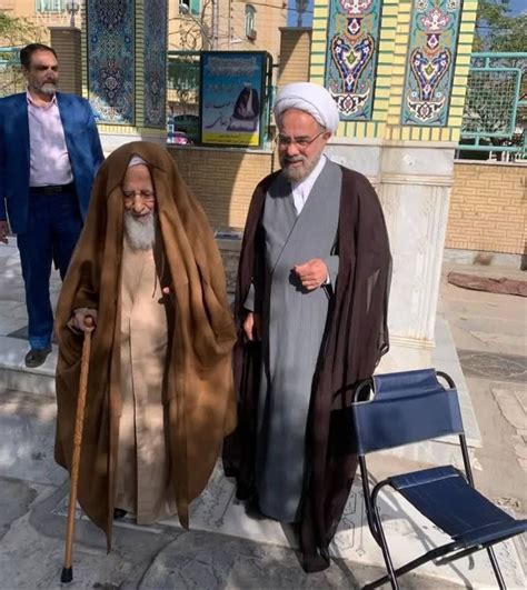 آیت‌الله جوادی آملی کنار مزار همسرشان به مناسبت روز زن تابناک Tabnak