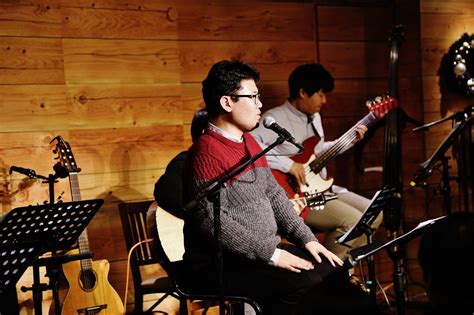 스페이스 바움 첫 날 한웅재 콘서트 가로수길 옆 소극장 스페이스 바움 공연 스케치입니다