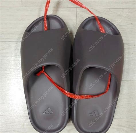 아디다스 이지 슬라이드 슬리퍼 남성의류 중고나라