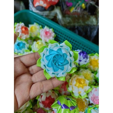 เหรียญโปรยทานดอกบัวปทุมมาคละสี แพ็คละ20ชิ้น งานตัวเปล่า Shopee Thailand