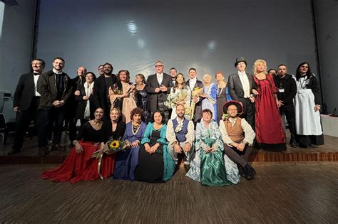 아트샵코리아 전시 예정 제목 페르난도 보테로 기간 20150711토 20151004일 장소 한가람미술관 제1전시실제2전시실 풍만한 형태