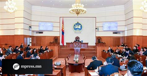 Гурван гишүүний бүрэн эрхийг түдгэлзүүлэх эсэхэд нууц санал хураалт явуулж байна