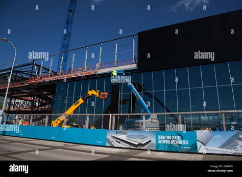 Fixing Cladding Facade Hi Res Stock Photography And Images Alamy