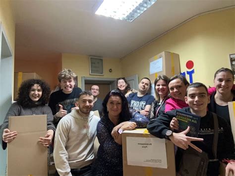 Vanya Ananieva On Linkedin Така изглежда една обикновена вечер преди експедиция за домовете на…