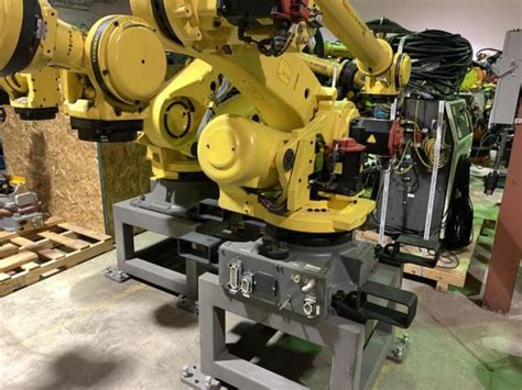 FANUC R2000iC 125L 6 AXIS CNC ROBOT WITH R30iB CONTROLLER IR VISION 125KG X 3 100 MM H REACH