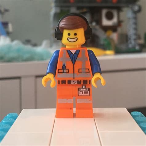 The LEGO Movie Minifigure Awesome Remix Emmet Brick Land