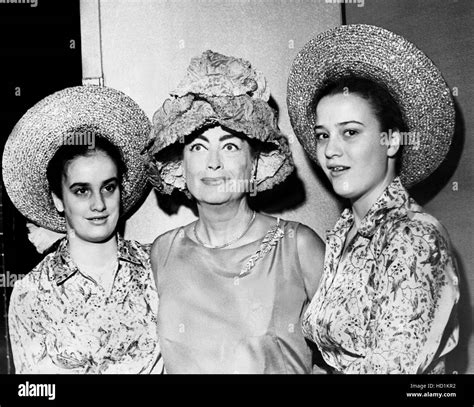 Joan Crawford Center With Her Twin Daughters Cindy Crawford And Cathy Crawford April 1961