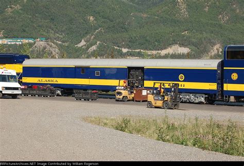 Alaska Railroad Caterpillar Fork Lifts No Dk 136 And Dk 137 Load