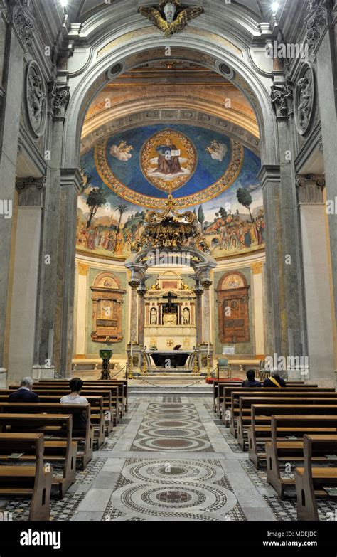 Kirche Santa Croce In Gerusalemme Fotos Und Bildmaterial In Hoher