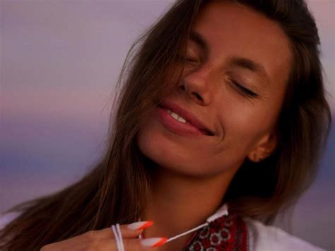 Бех Романчук снялась в вышиванке Фото