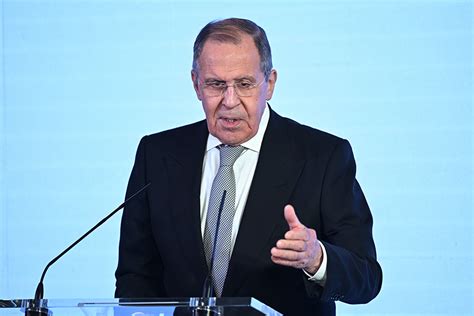 Лавров Реакция НАТО на заявления Украины охладила пыл Зеленского
