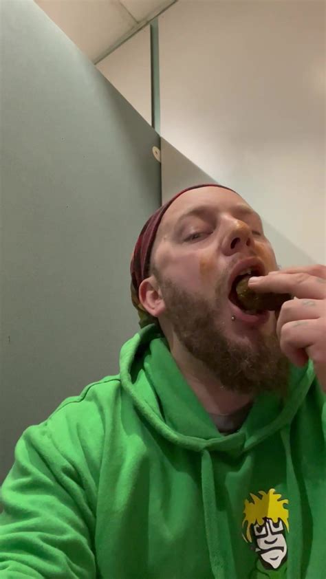 Suck Poo In Public Toilet Thisvid Com