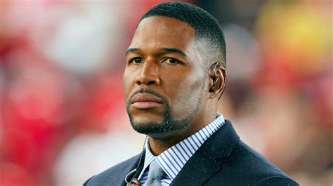 On Twitter Michael Strahan Elbow Bumps Katherine Schwarzanegger Amid