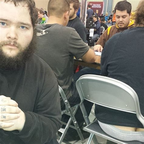 Man Takes Photos Of Buttcracks At Magic The Gathering Event And Its Literally The Best Thing