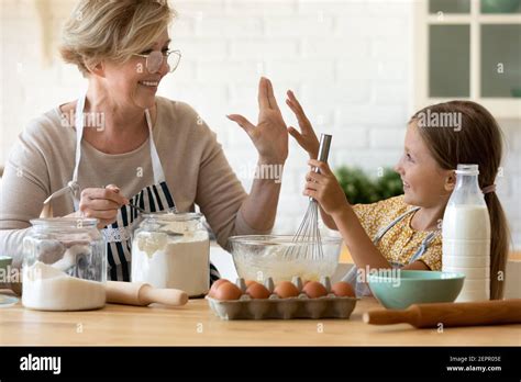 Alte Oma Fotos Und Bildmaterial In Hoher Aufl Sung Alamy