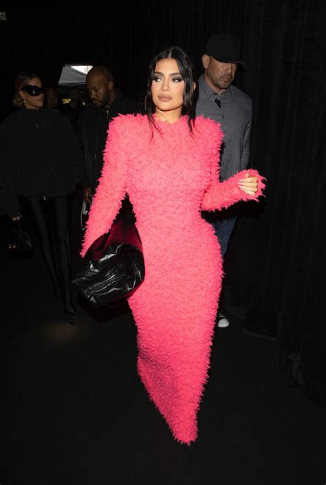 Kylie Jenners Bästa Looks Under Paris Fashion Week Elle