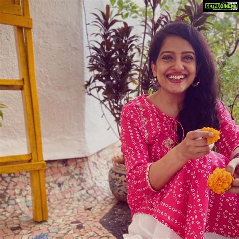 Vishakha Singh Most Liked Photos And Posts Gethu Cinema