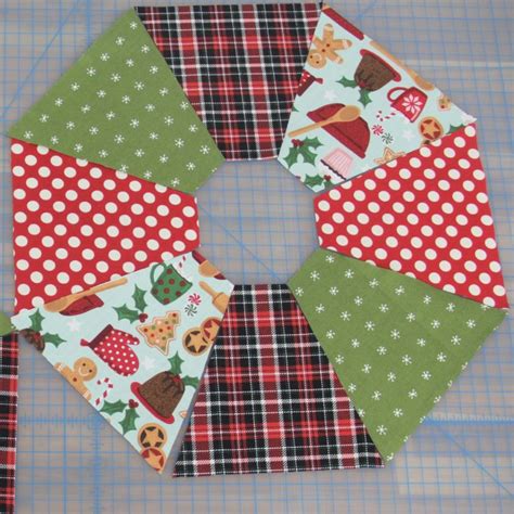 21 Great Christmas Tree Skirt Sewing Patterns To Make