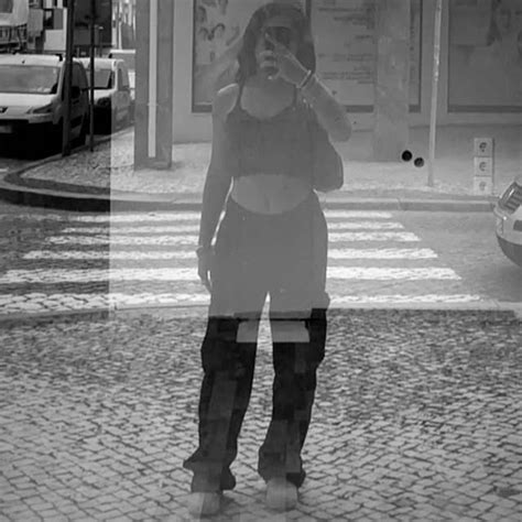 B Anna Beatrice On Threads