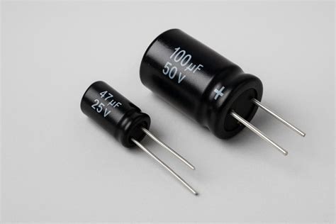 Electrolytic Capacitor Working Types And Applications