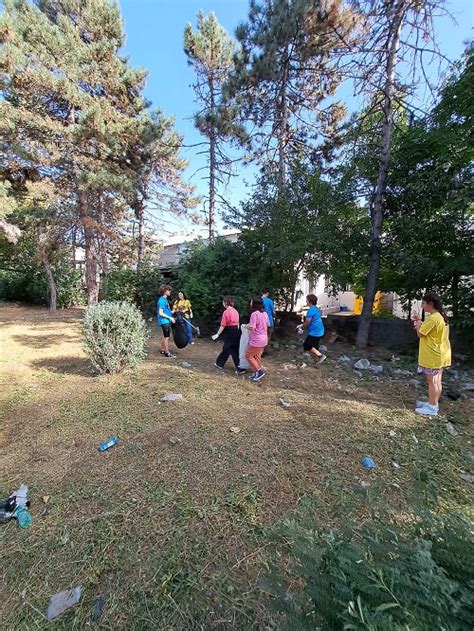 ხაშურის N7 საჯარო სკოლის ეკოკლუბი „მწვანე ოცნება“ დასუფთავების აქციას შეუერთდა Etm Ge ერის