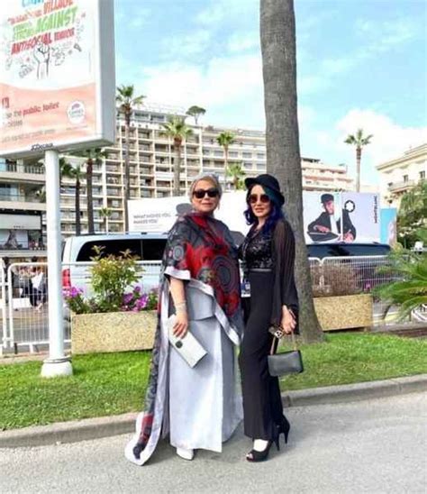 گوهر خیراندیش دیگر غلط بکنم برقصم عروسی دخترم گریه می کردم