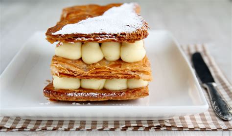 Il Millefoglie è Un Classico Della Pasticceria Lesatta Origine è Sconosciuta Ma Sappiamo Che è