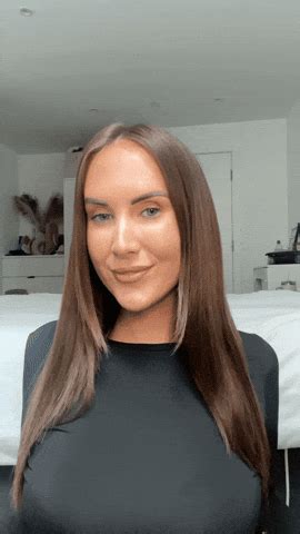 Short Hair Brunette S Find And Share On Giphy