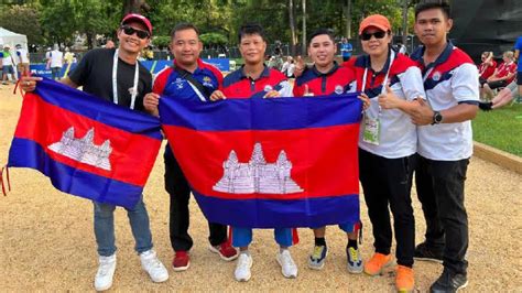 សម្ដេច ស ខេង ផ្ដល់ប្រាក់២ម៉ឺនដុល្លារ ដល់សហព័ន្ធប៊ូលនិងប៉េតង់ ក្រោយកីឡាការិនីឈ្នះមេដាយមាស