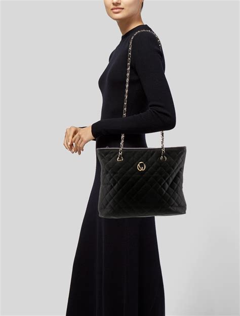 St John Quilted Shoulder Bag Black Shoulder Bags Handbags