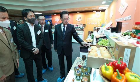 이성희 농협회장 유통·서비스 계열사 현장경영