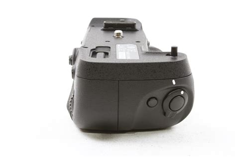 Open Box Nikon Mb D17 Multi Power Battery Pack Green Mountain Camera