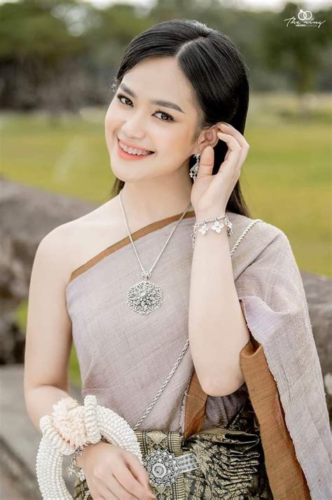 Cambodia Khmer National Costume Of Longvek Period ⚜️🔱សម្លៀកបំពាក់សម័យលង្វែក🇰🇭 Beauty Girl