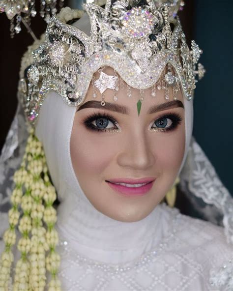 Make Up Pengantin Adat Sunda Hijab Saubhaya Makeup