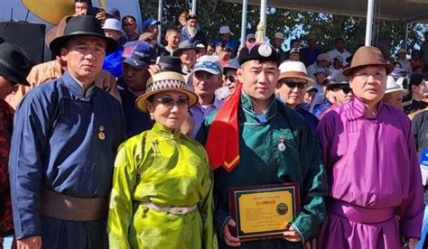 Сайд С Бямбацогт Улсын харцага Г Ганхуягийн цолыг байраар мялаажээ