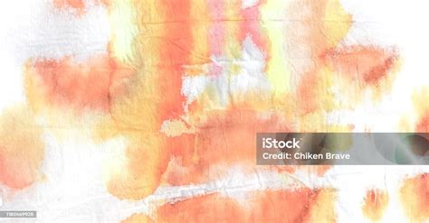 생생한 수채화 그림 수채화 페인트 예술 멀티 염색 지저분한 질감 현대 천 재료 인쇄 멀티 수채화 그림 예술 더러운 배너입니다 1960 1969 년에 대한 스톡 사진 및 기타