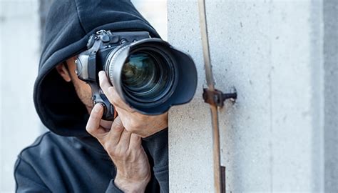 法治面｜“偷拍”争议背后：法律应否“单独定罪” 界面新闻 · 中国