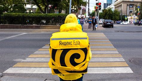 Курьеры "Яндекс.Еды" начнут доставлять повестки призывникам