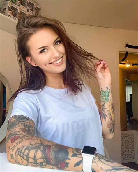 Hot Sexy Octavia May Bikini Pics