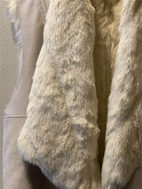Bebe Faux Fur And Suede Cream Vest Coat Size S Gem