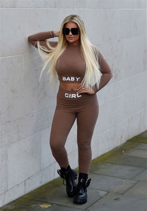 Apollonia Llewellyn Photoshoot In Manchester City Centre In London 11