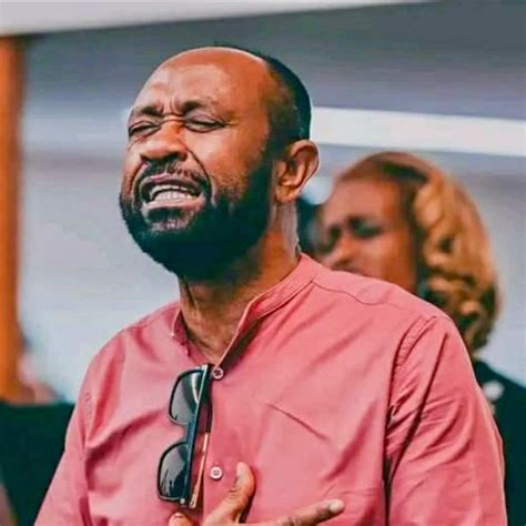 ራሱን ሰቀ ለ መራር የእናት ሀዘን Egregnaw Media እግረኛው Facebook