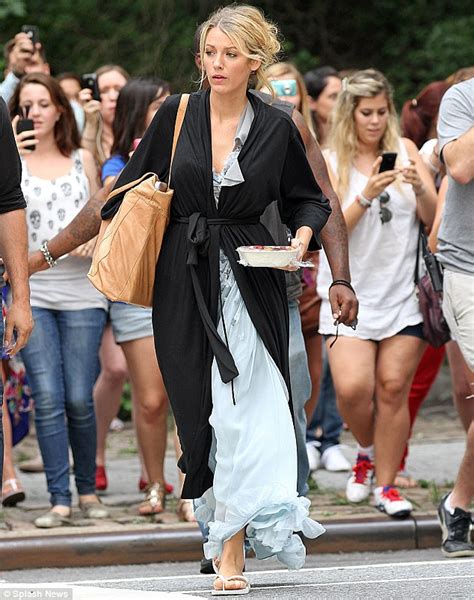 Blake Lively Hides Wild Hair Under Her Hat While Ryan Reynolds Stays